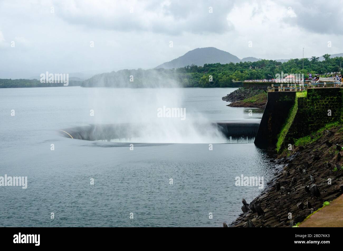 Dam operation hi-res stock photography and images - Alamy