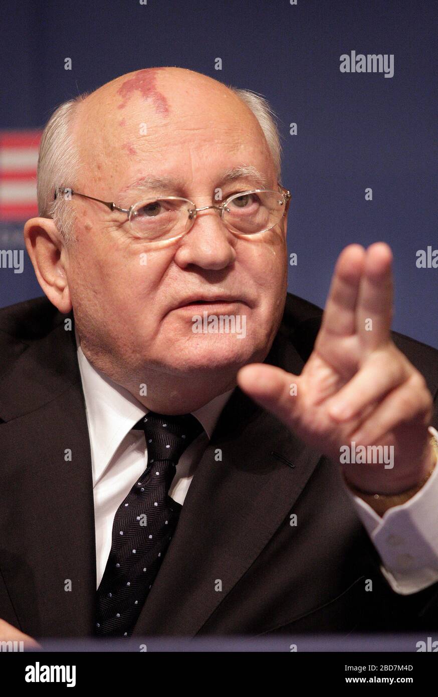 Mikhail gorbachev nobel peace prize hi-res stock photography and images ...
