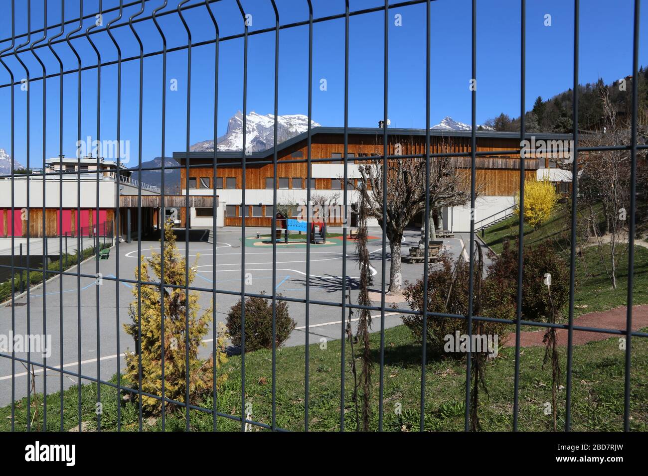 Ecole marie paradis hi-res stock photography and images - Alamy