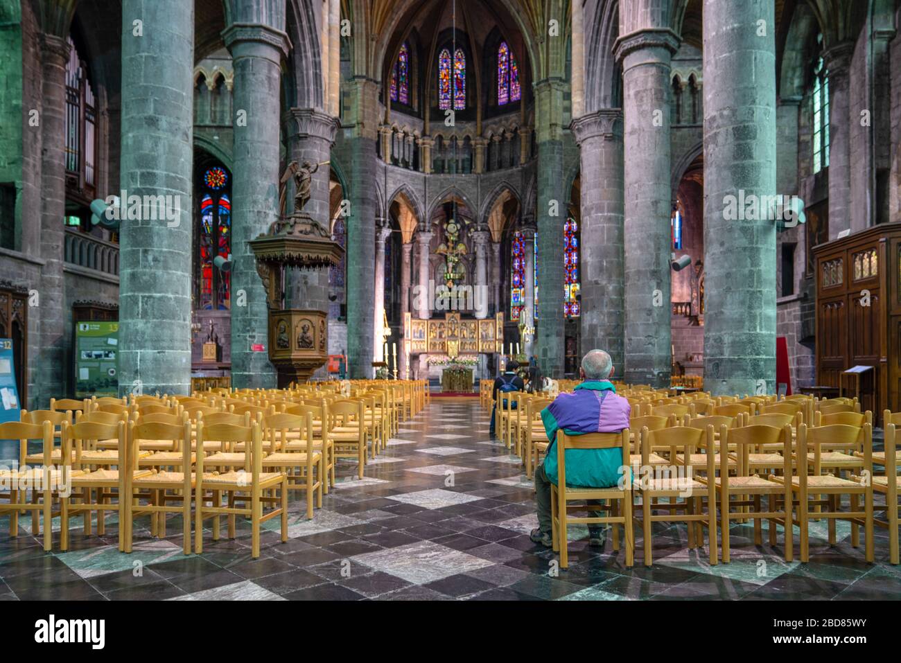 Rear view church congregation hi-res stock photography and images - Alamy