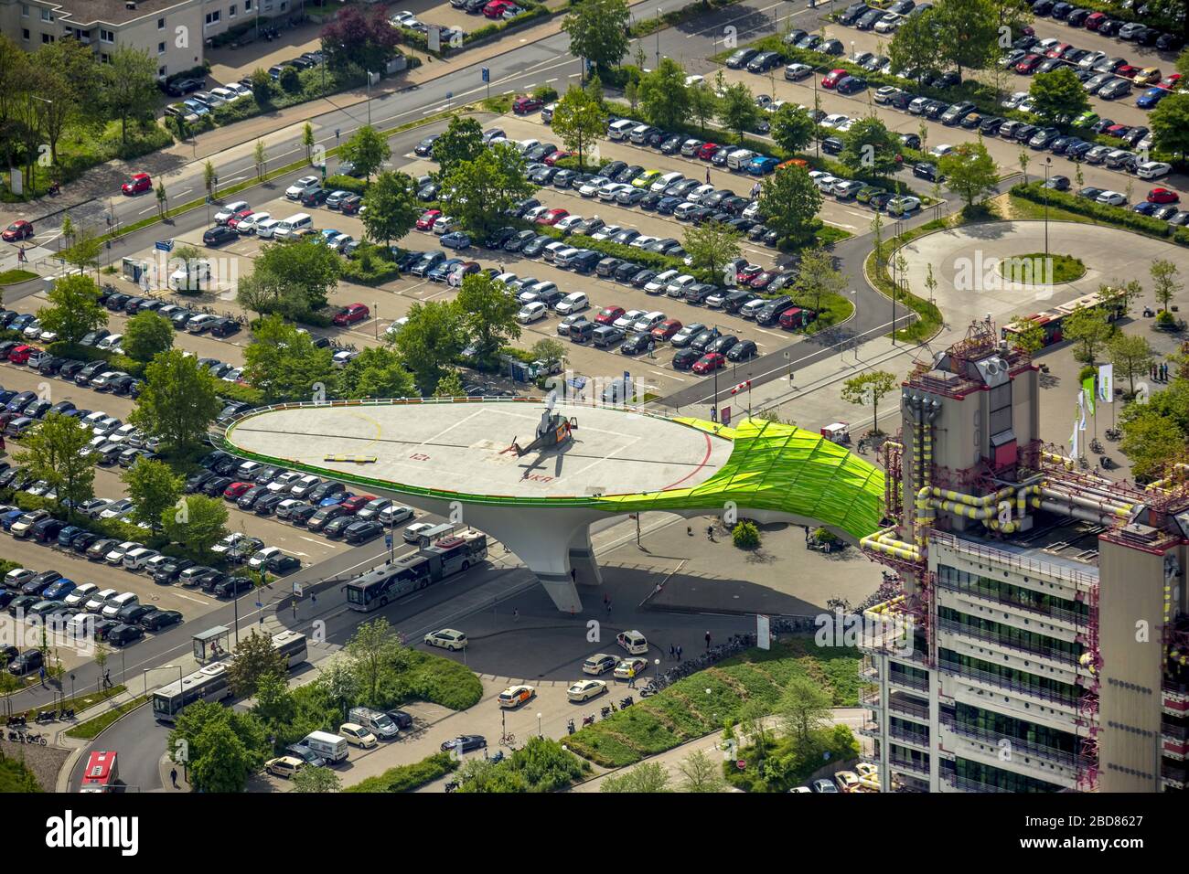 Aerial hospital helipad hi-res stock photography and images - Alamy