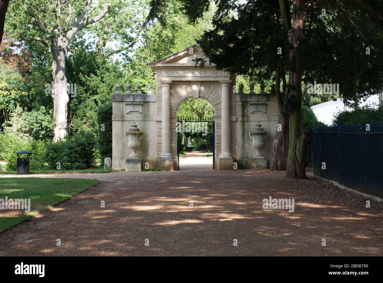 Classical Palladian Architecture Chiswick House & Gardens, Burlington ...