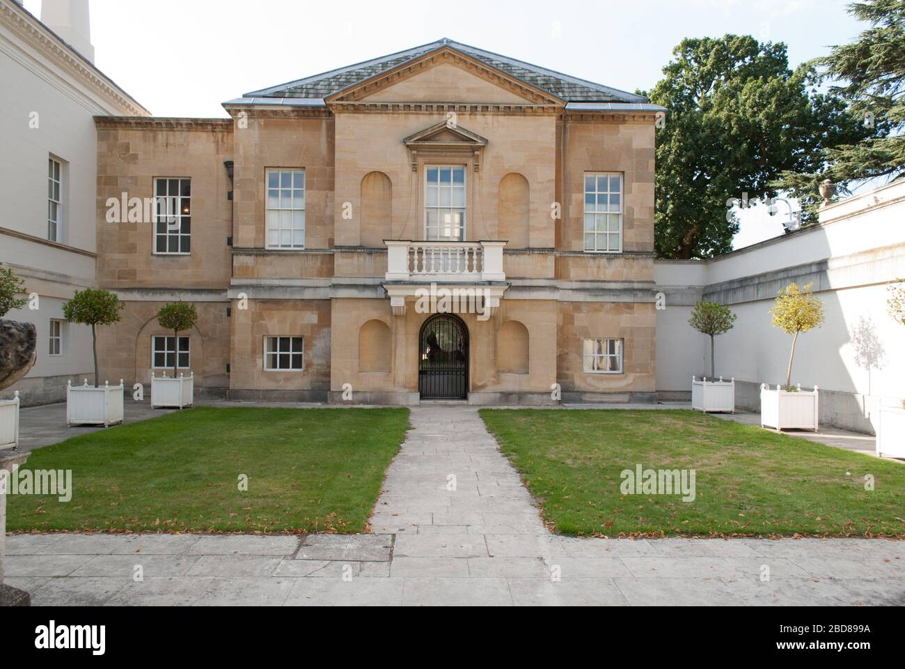 Classical Palladian Architecture Chiswick House & Gardens, Burlington ...