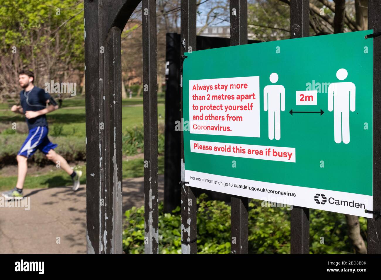 social distancing sign, Russell Square, Bloomsbury, London, UK Stock ...
