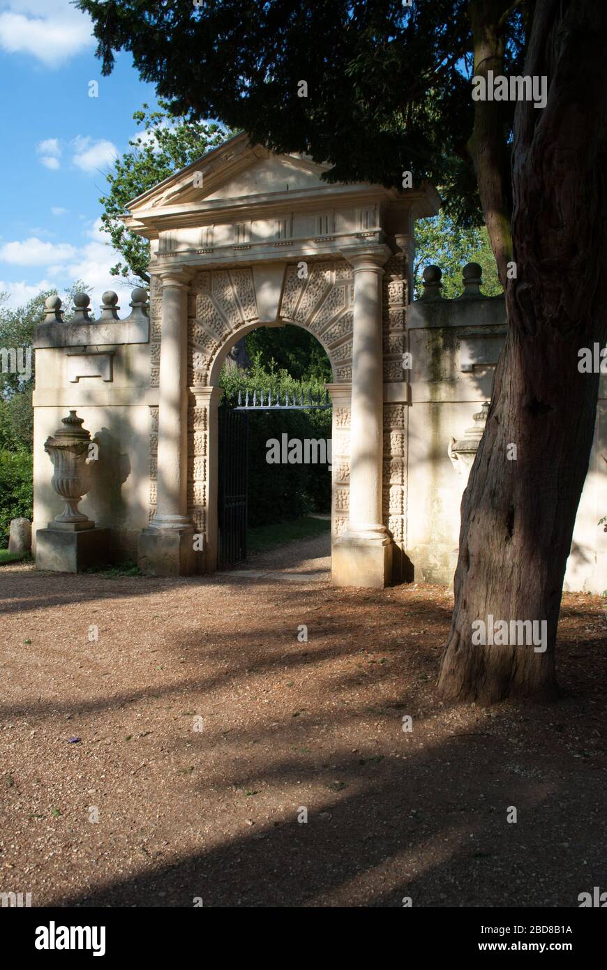 Classical Palladian Architecture Chiswick House & Gardens, Burlington ...