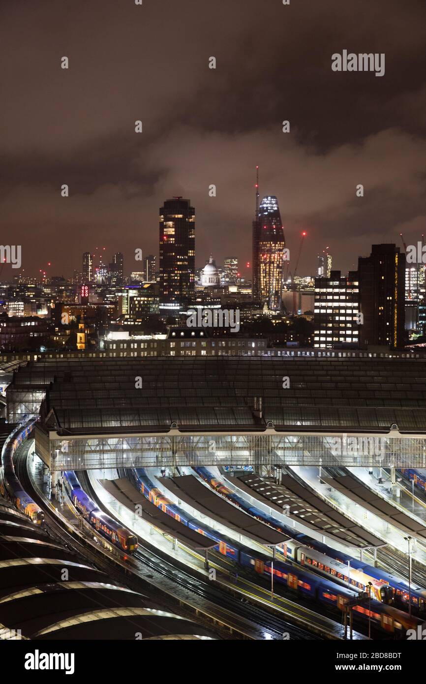 London Waterloo Mainline railway station at night Stock Photo - Alamy