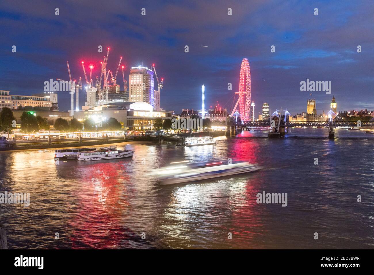 Southbank Waterloo, river thames Stock Photo - Alamy