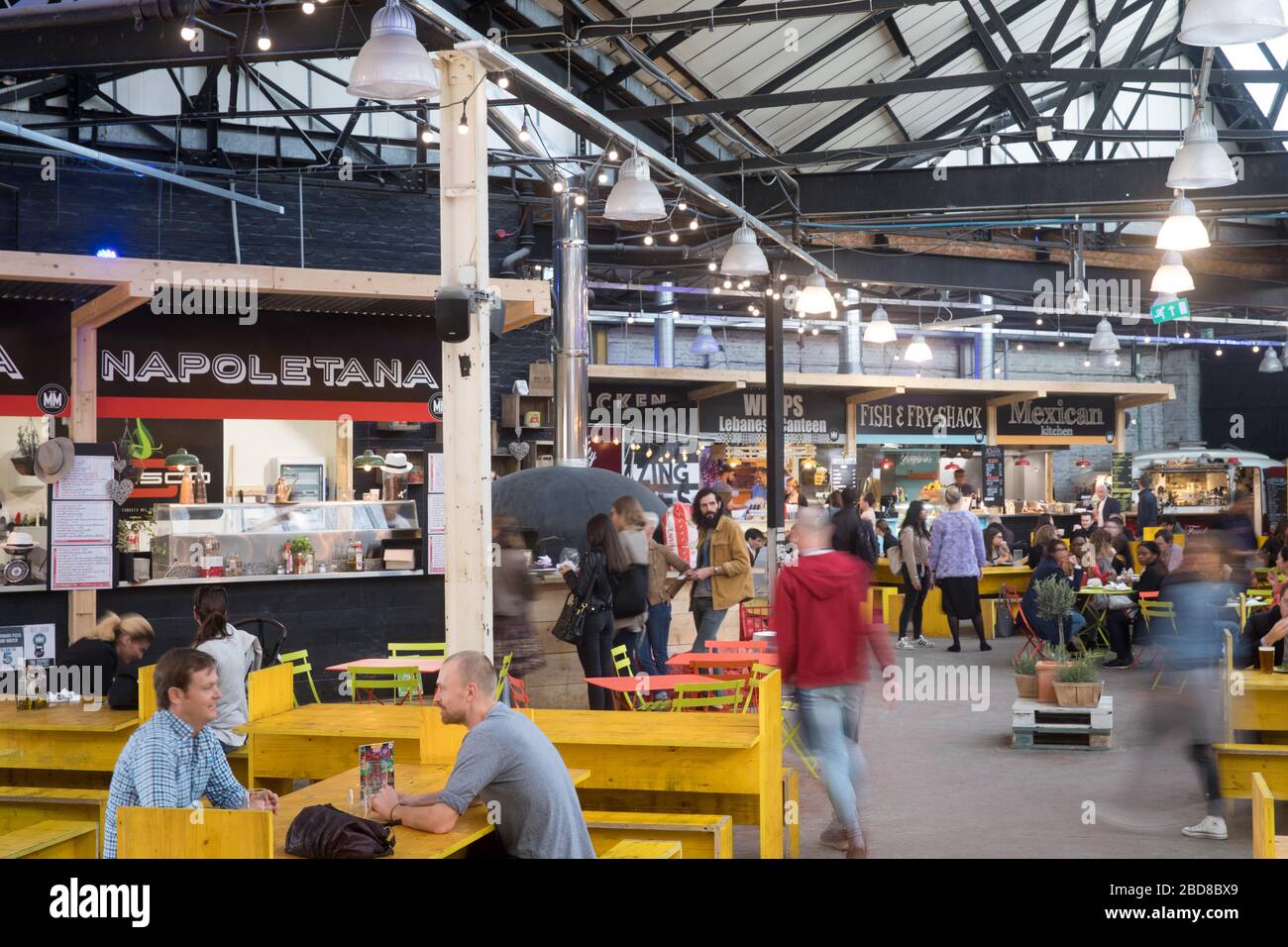 Mercato metropolitano elephant castle hi-res stock photography and ...