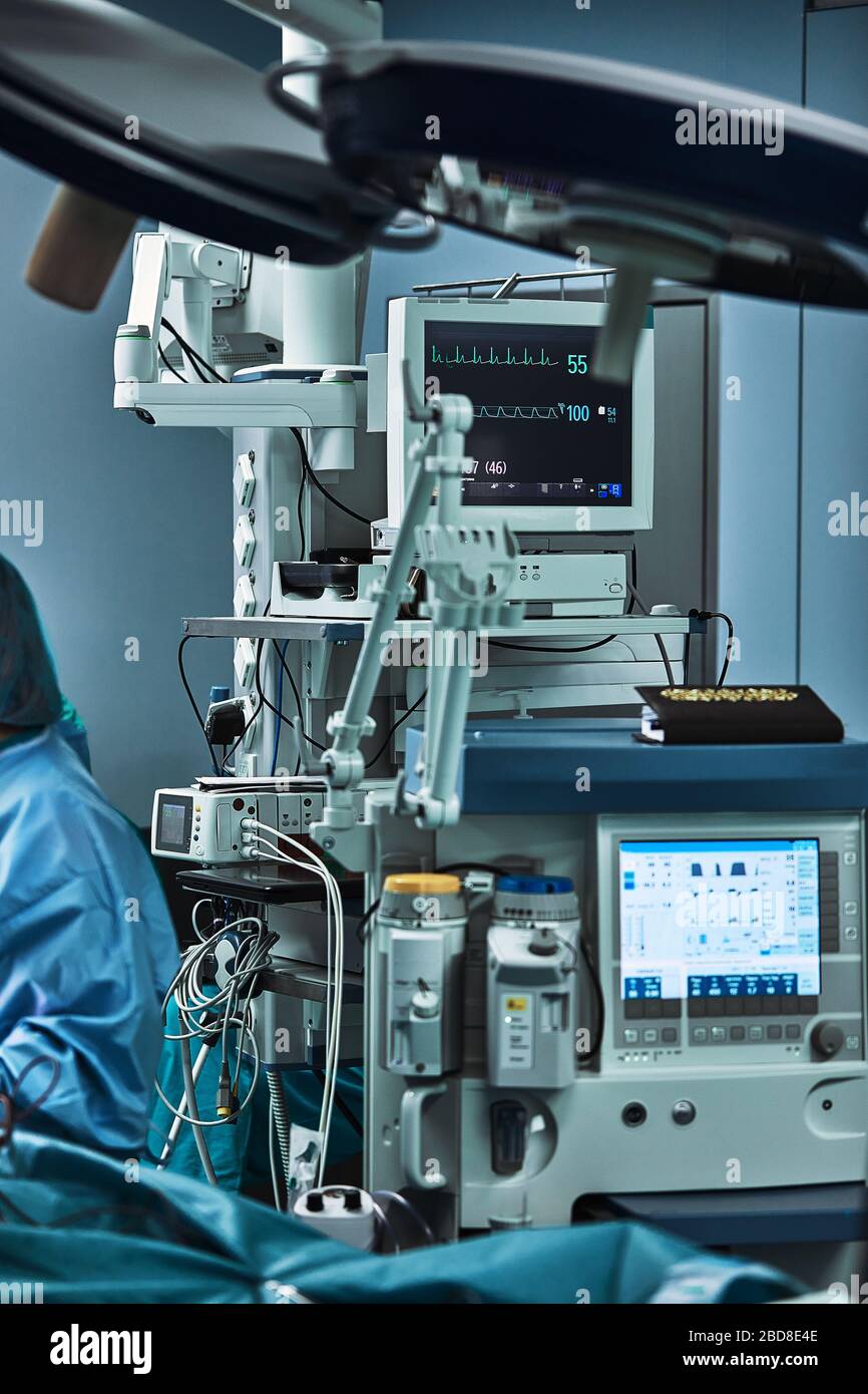 Medical equipment of a modern operating room Stock Photo - Alamy
