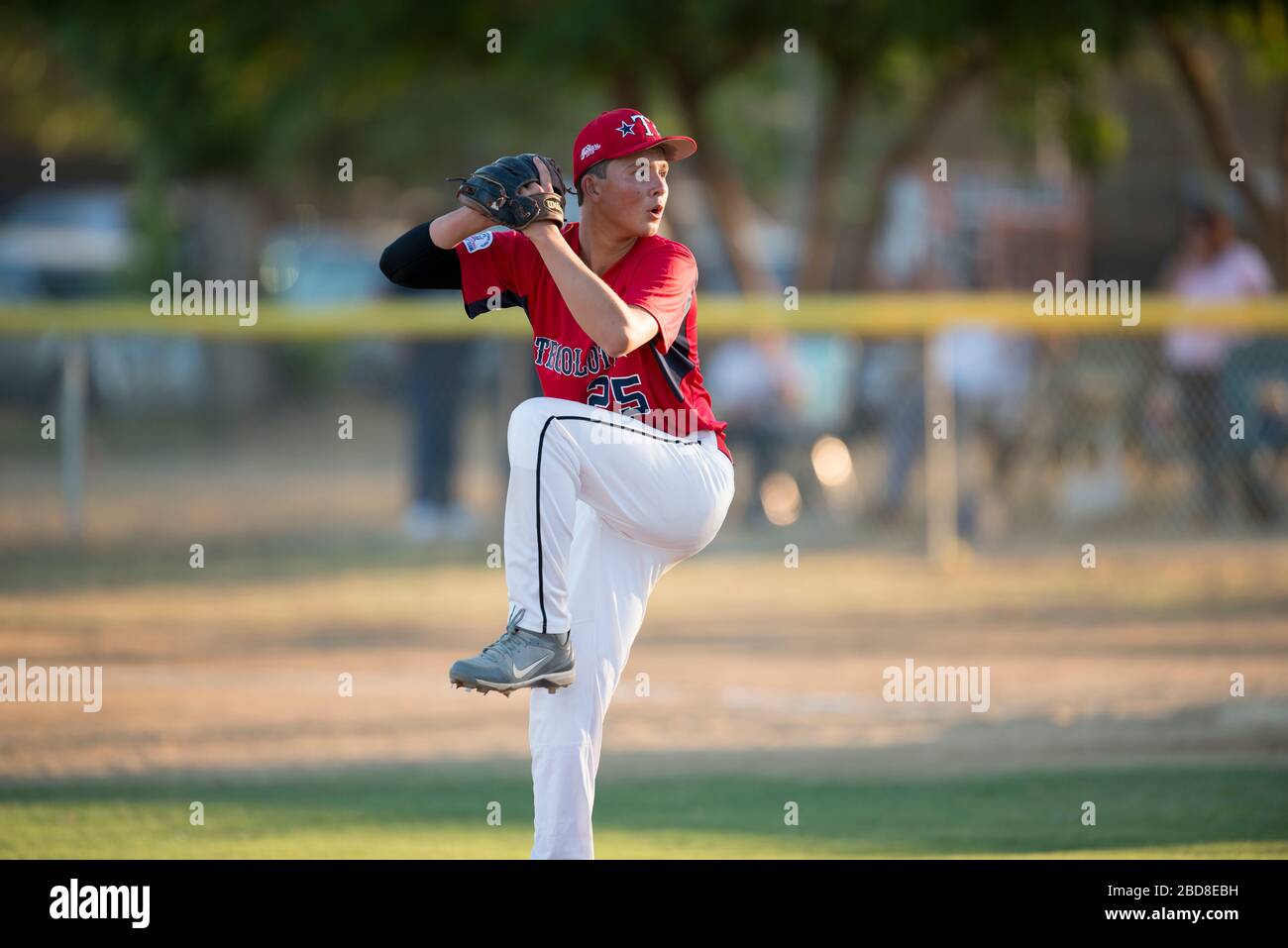 Red uniform hi-res stock photography and images - Alamy