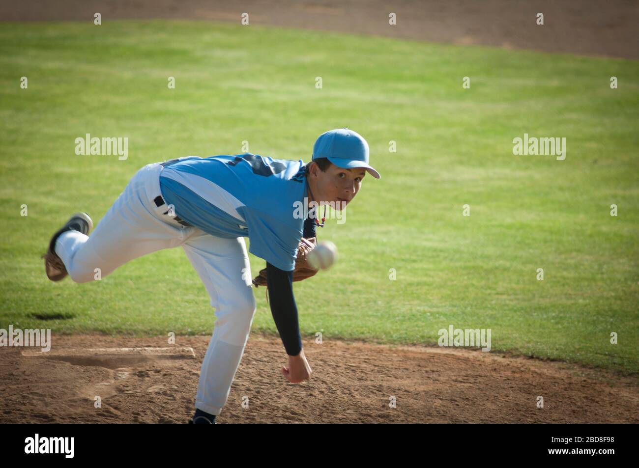 Light blue and white hi-res stock photography and images - Alamy