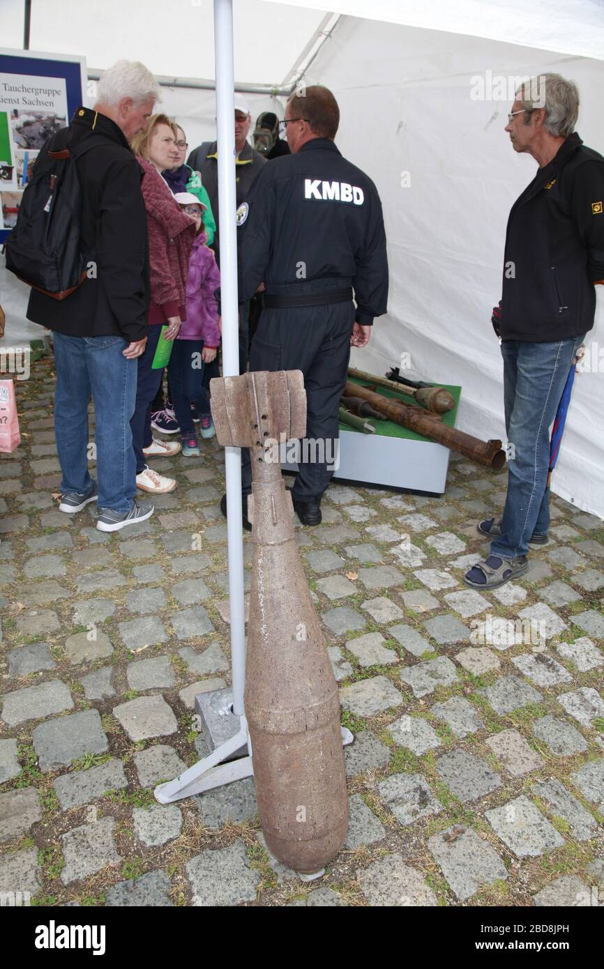 Kampfmittelbeseitigungsdienst Sachsen (KMBD) Polizei KMBD Stock Photo ...