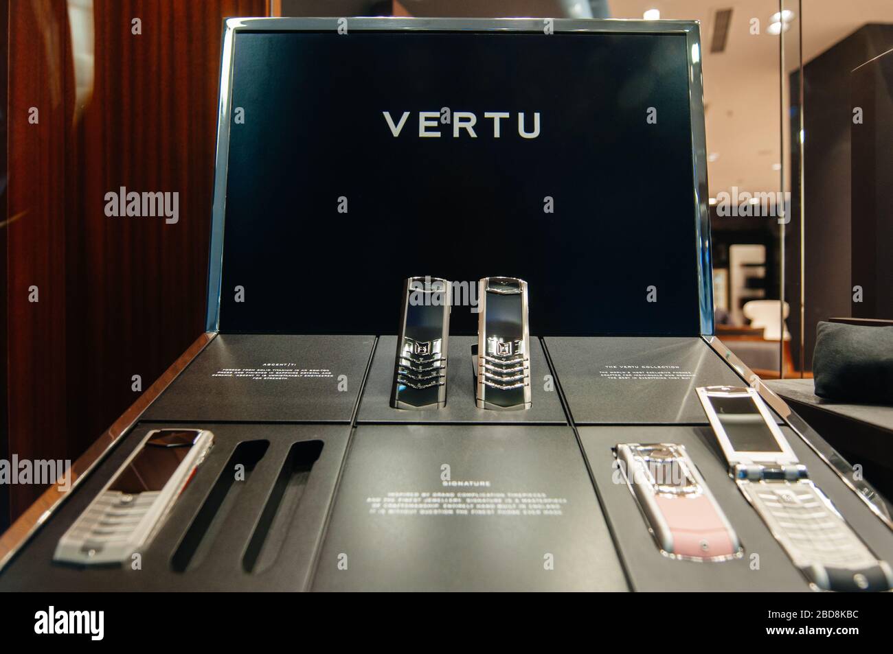 Nokia flagship store hi-res stock photography and images - Alamy