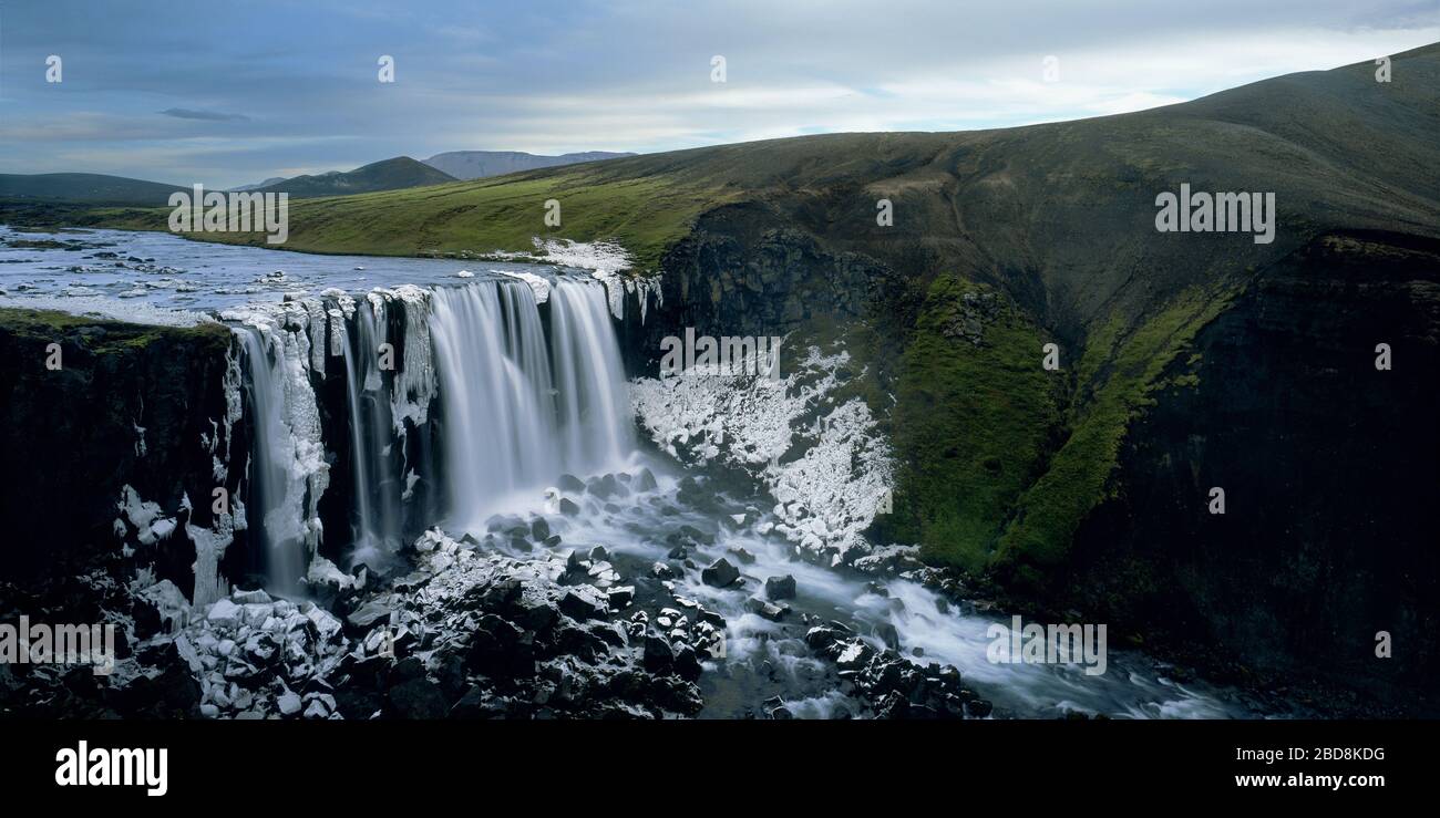 Half frozen icelandic river hi-res stock photography and images - Alamy