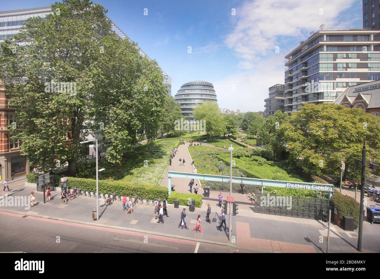 Potters Fields Park, London Bridge, Southwark Stock Photo - Alamy