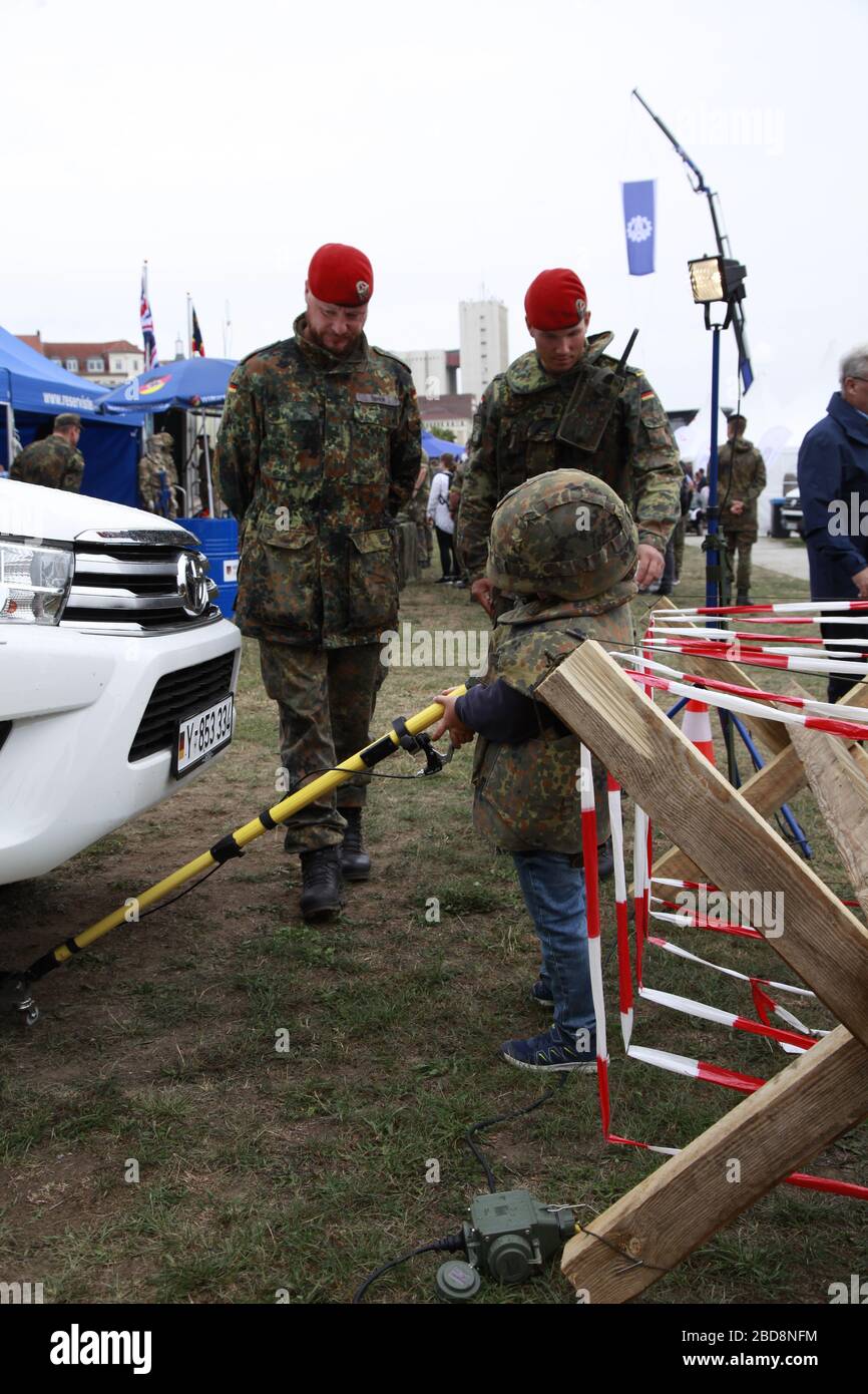 Bundeswehr Show Technik, Panzer, KfZ vorführung beim Tag der sachsen ...