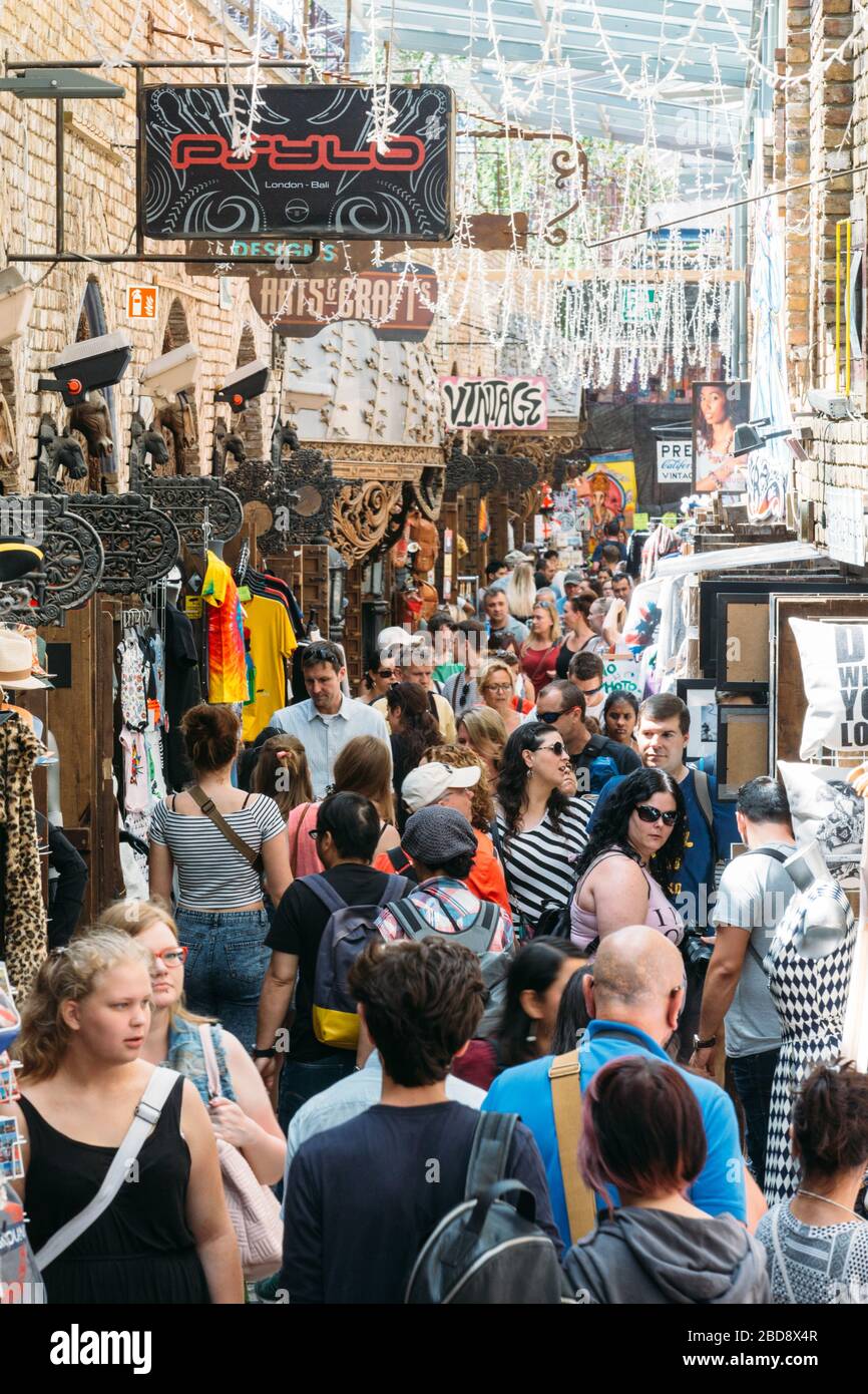 The stable market hi-res stock photography and images - Alamy