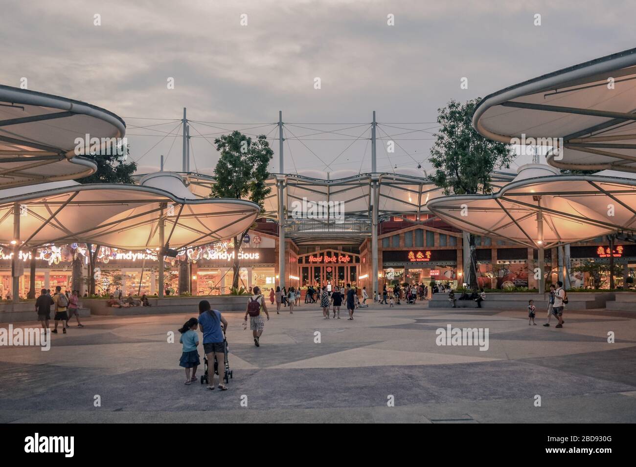 Sentosa tour hi-res stock photography and images - Alamy