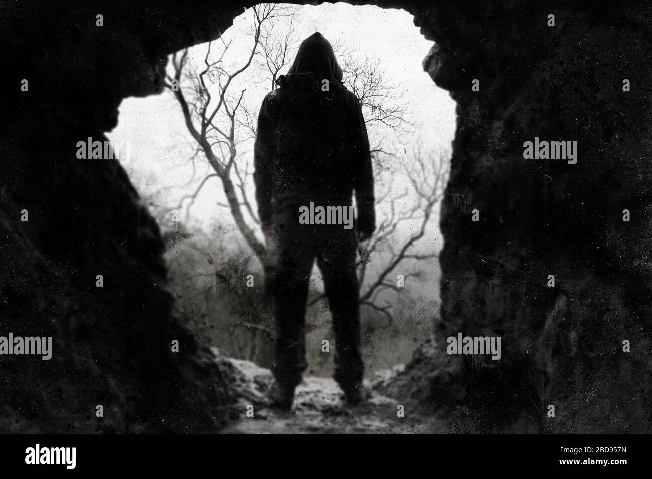 Scary cave hi-res stock photography and images - Alamy