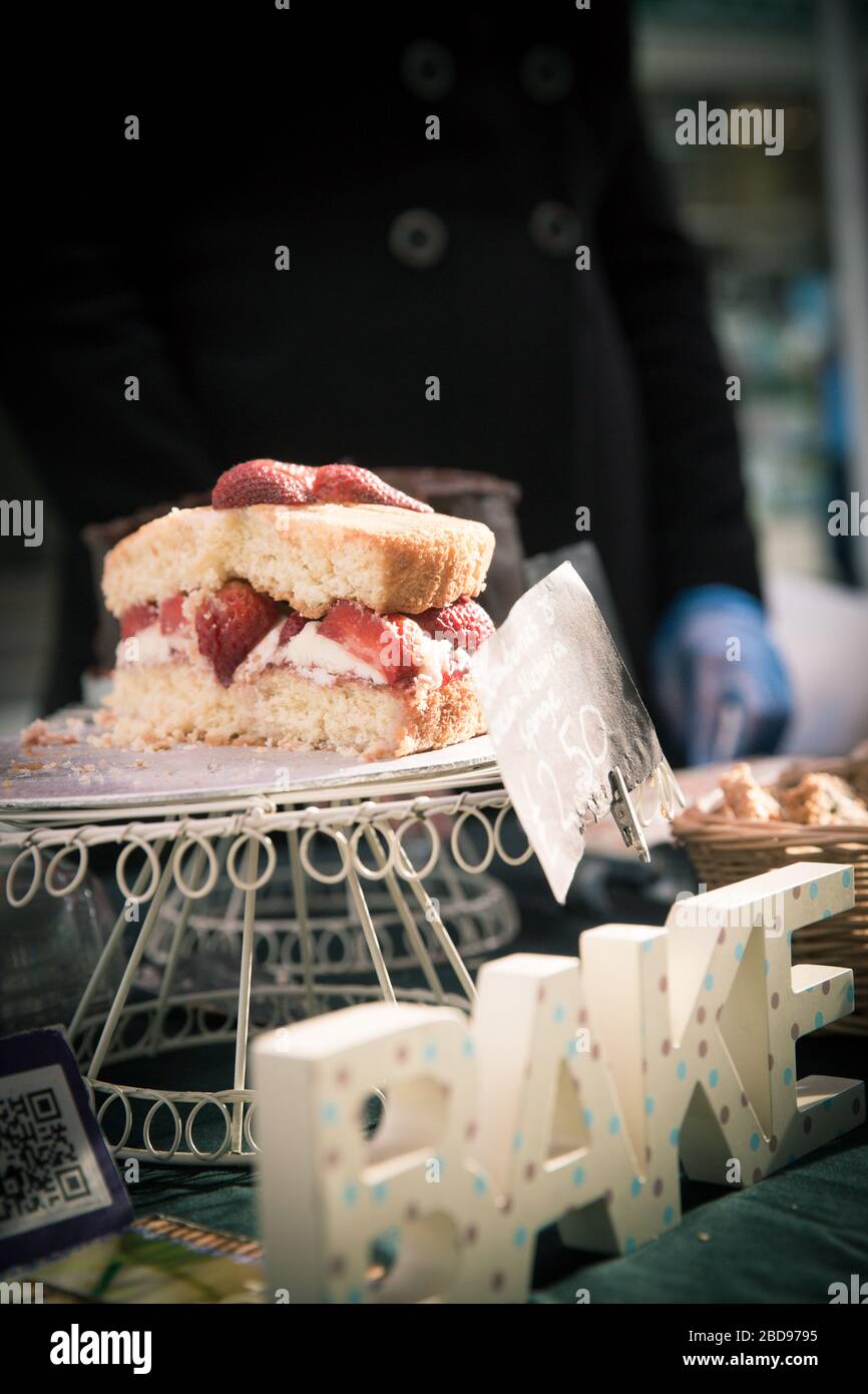 How to bake a cake hi-res stock photography and images - Alamy