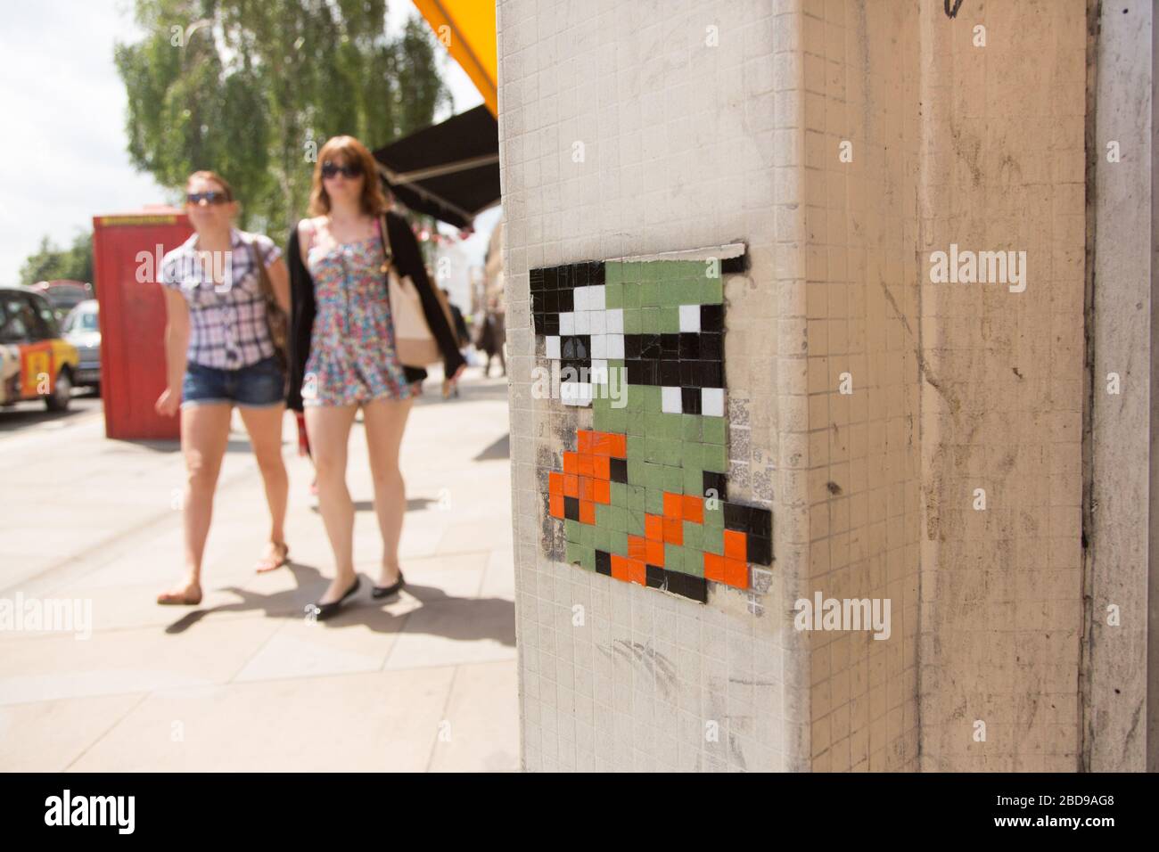 Space Invader Street Art Graffiti, Waterloo, London Stock Photo - Alamy