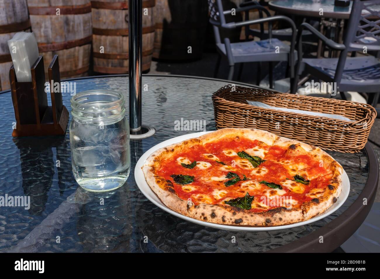 Outdoor restaurant in japan hi-res stock photography and images - Alamy