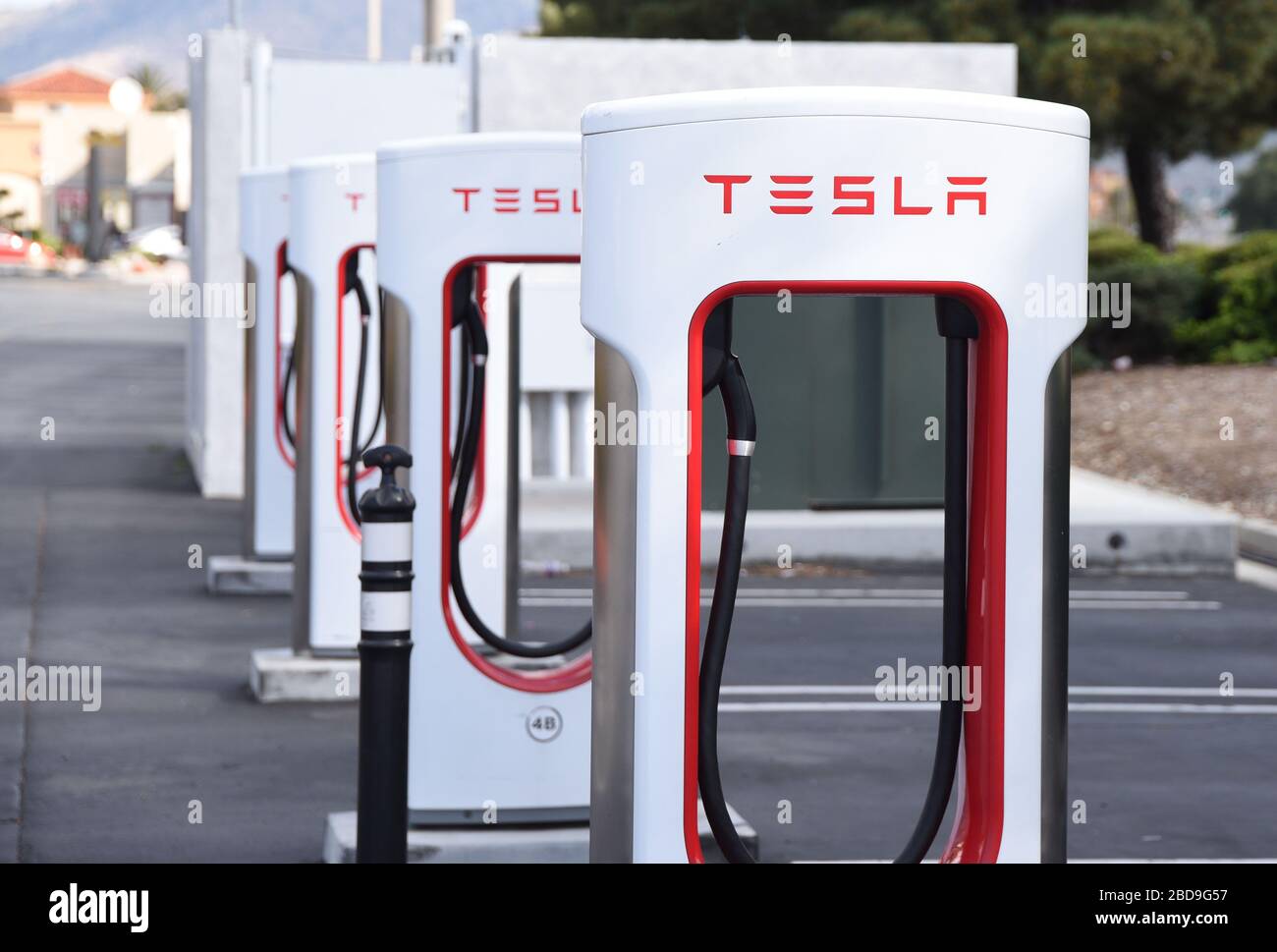 Tesla charging stations hi-res stock photography and images - Alamy
