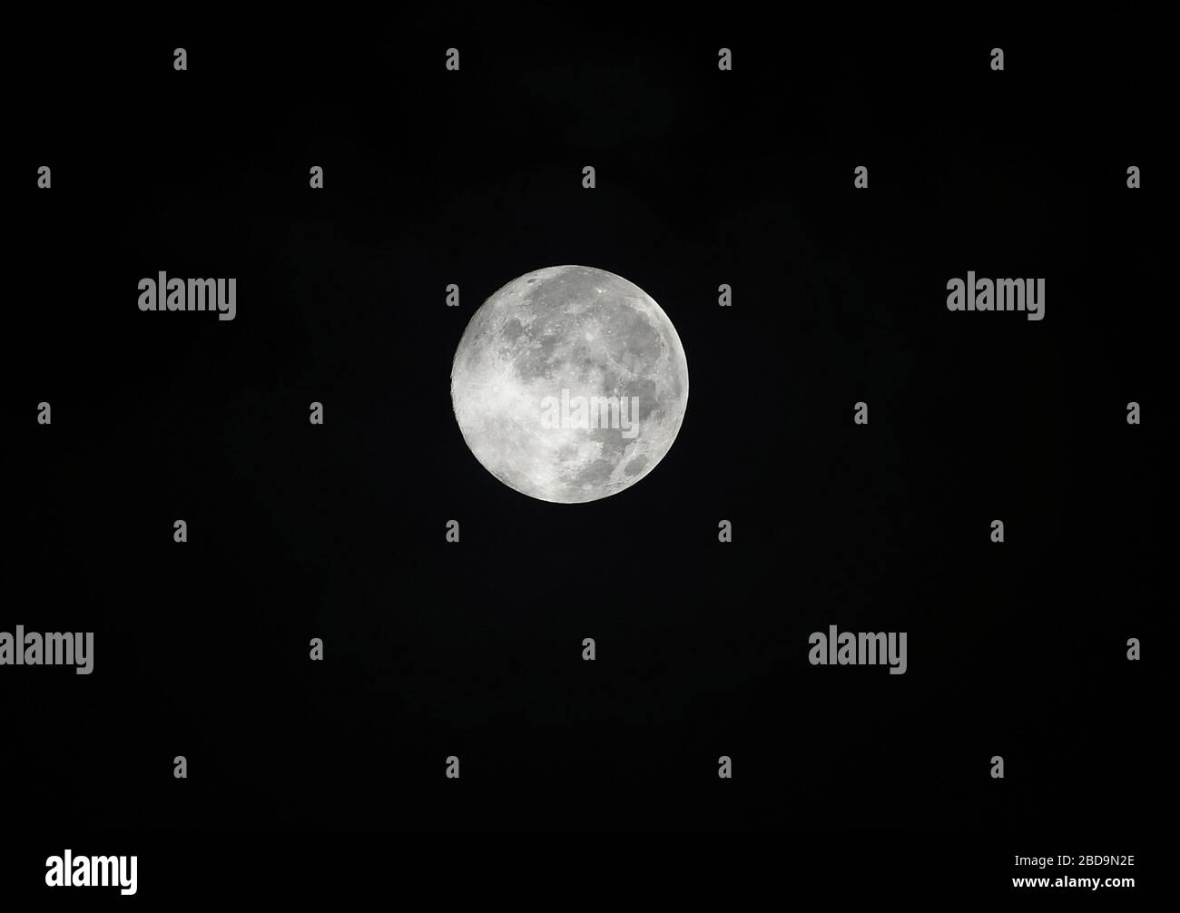 Perigee syzygy full hi-res stock photography and images - Alamy