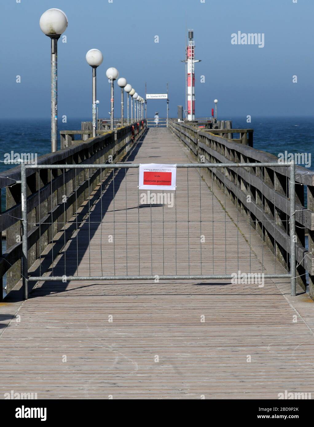 Pier failure hi-res stock photography and images - Alamy