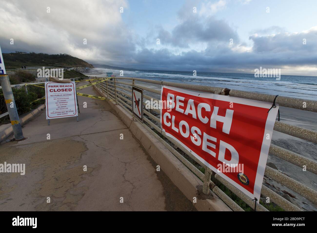 April 7, 2020. Beach closure signs at Torrey Pines State Beach and ...