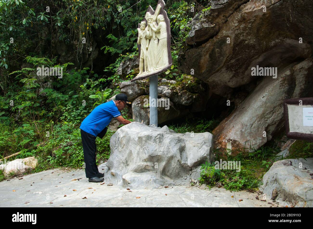 The Indonesian Christians prays at religious pilgrimage site of Sapak ...