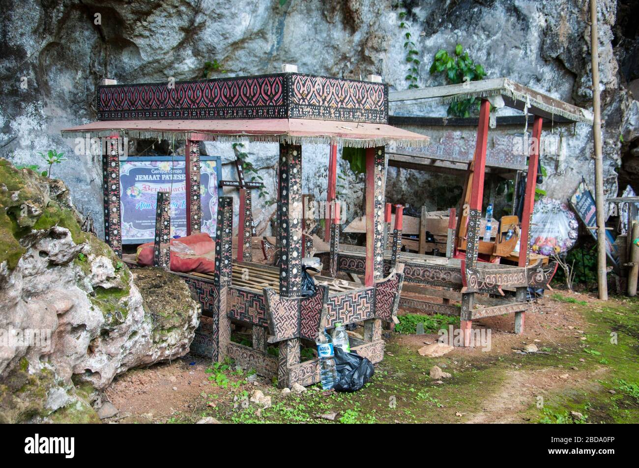 The traditional tomb stones of Londa in North Toraja, Indonesia. Tana ...