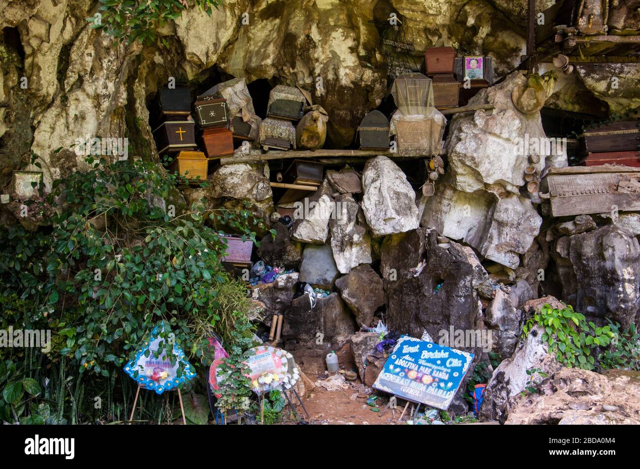 The traditional tomb stones of Londa in North Toraja, Indonesia. Tana ...