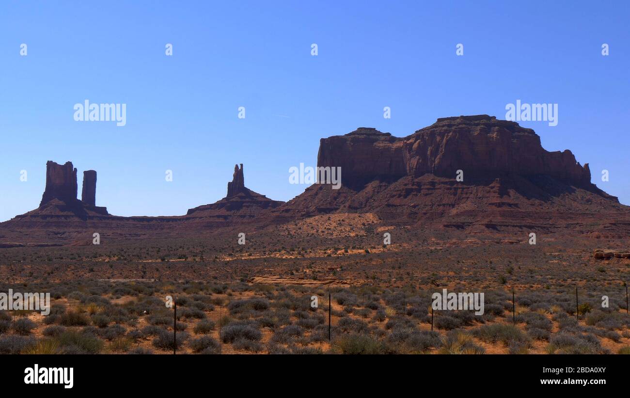 Famous Monument Valley in the desert of Utah Stock Photo - Alamy