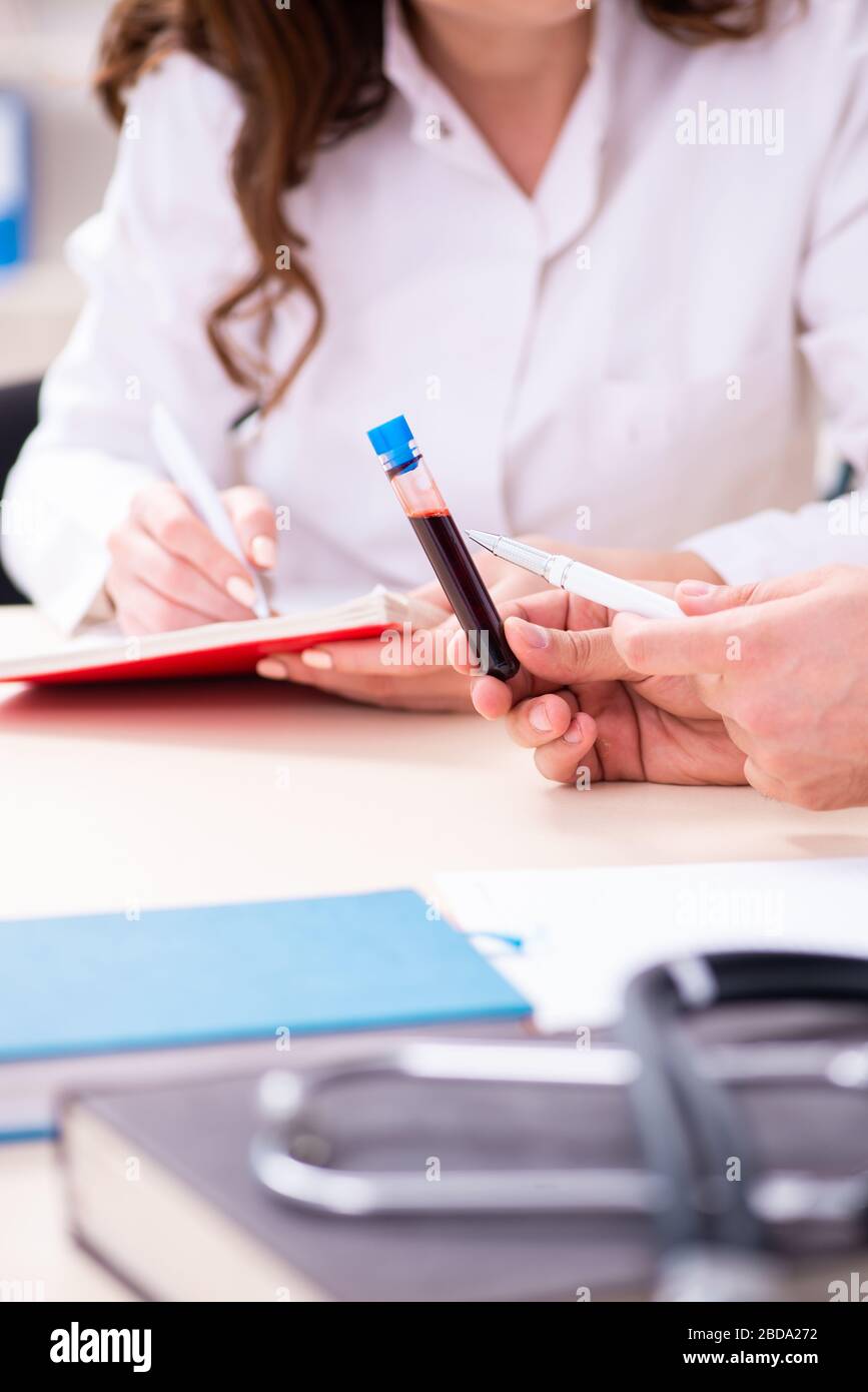Student students blood sample hi-res stock photography and images - Alamy