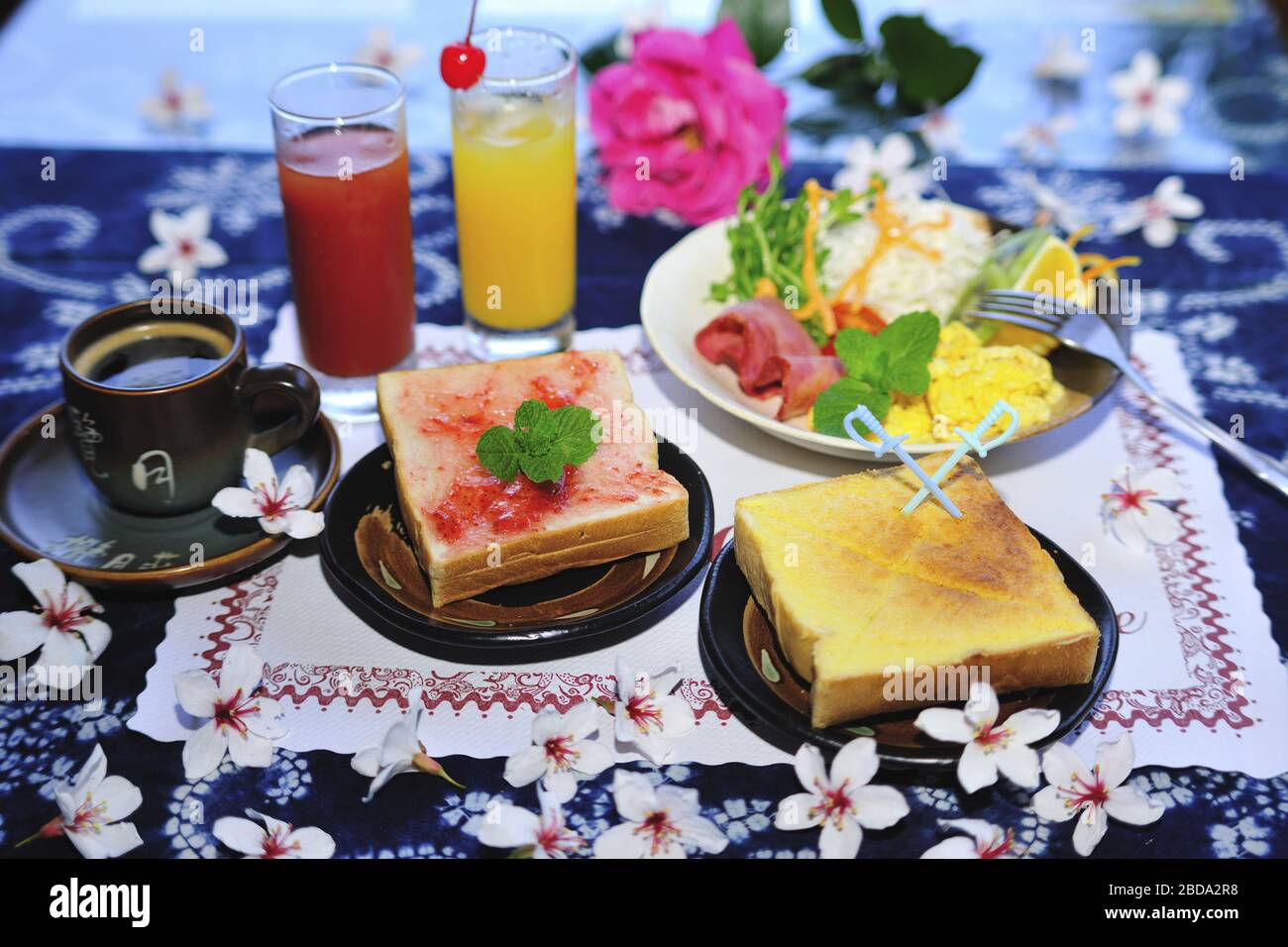 Western style cake hi-res stock photography and images - Alamy