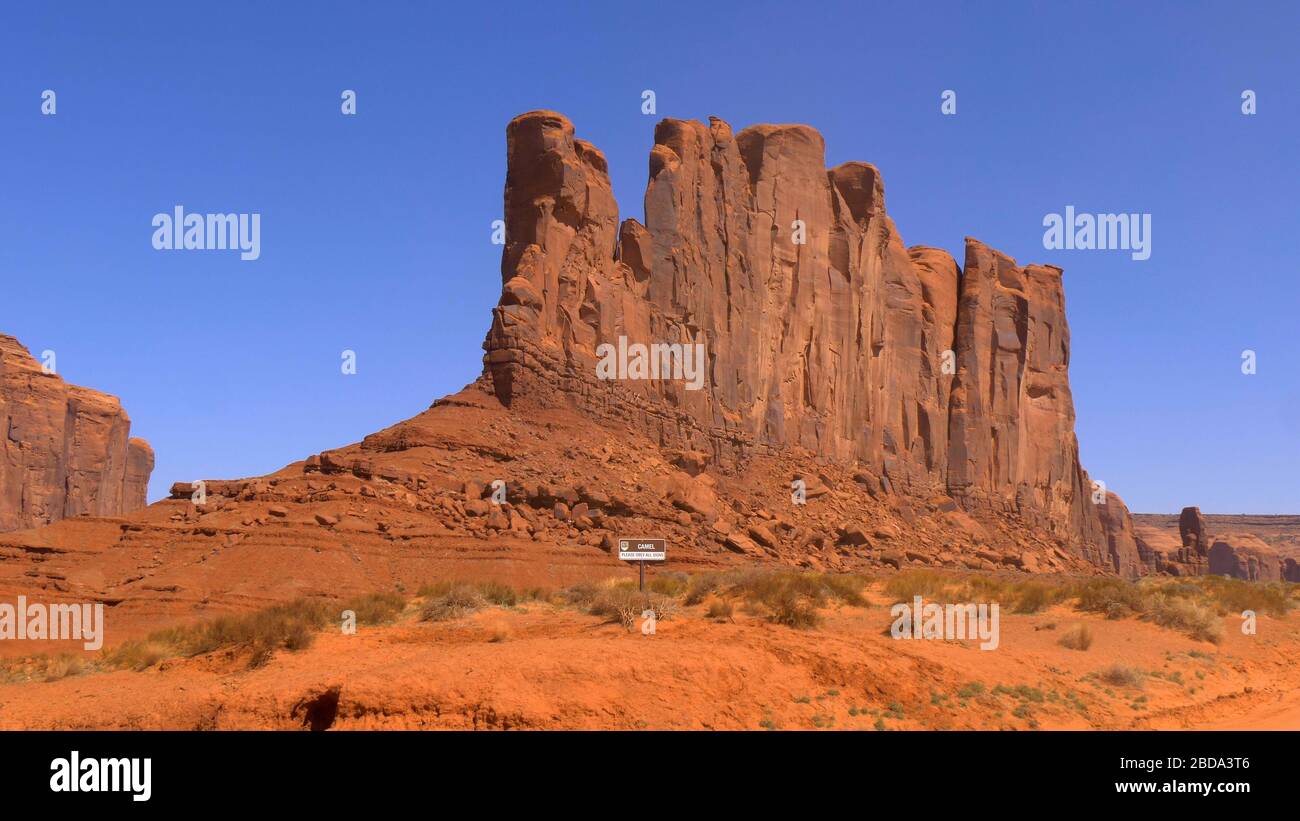 Famous Monument Valley in the desert of Utah Stock Photo - Alamy