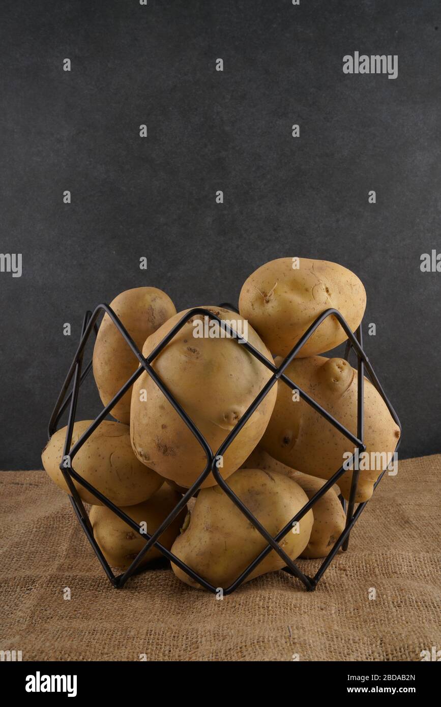 Patato crop hi-res stock photography and images - Alamy