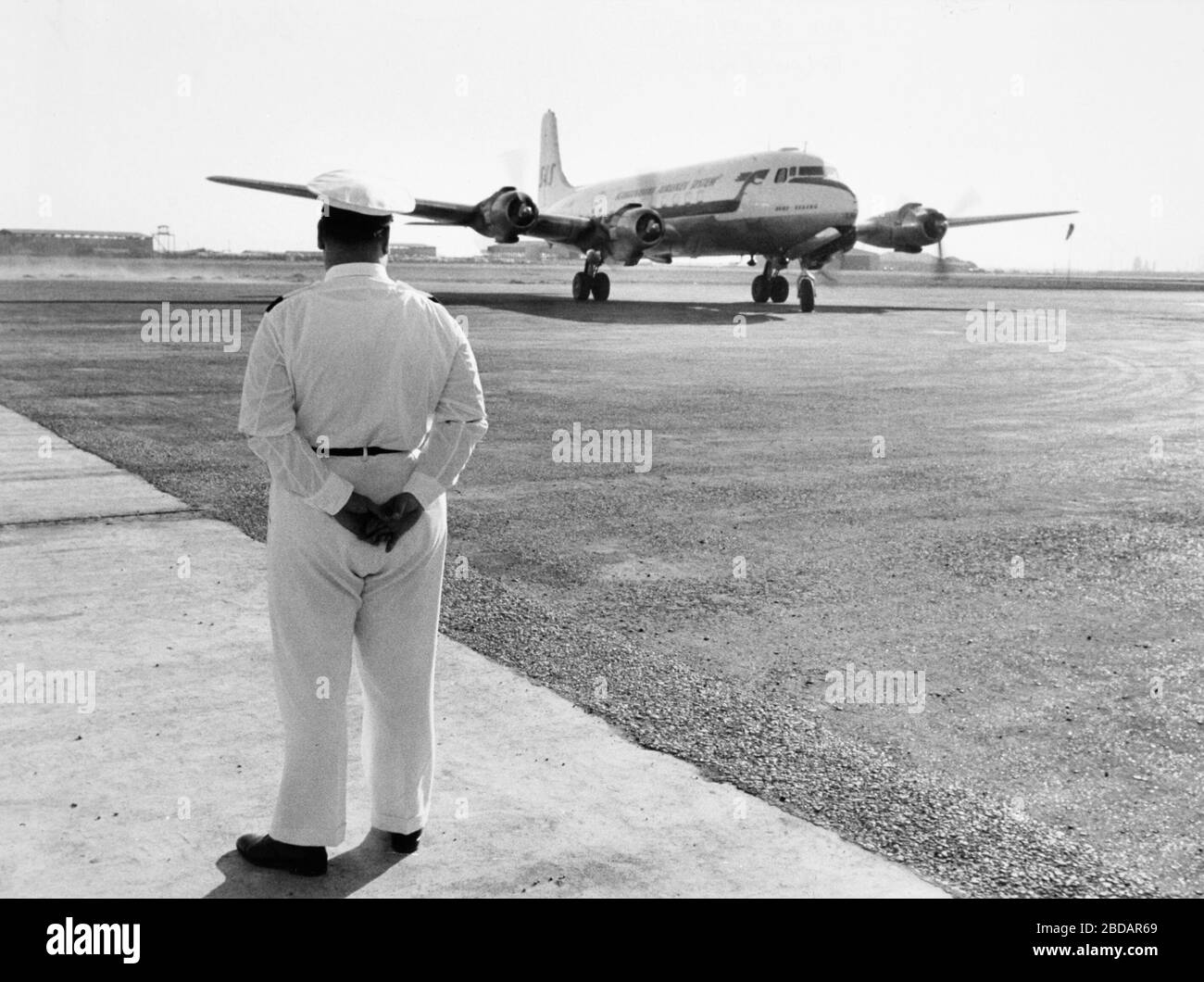 Dc 6 aircraft Black and White Stock Photos & Images - Alamy
