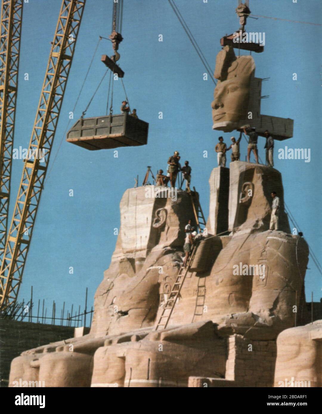 6 ton statue hi-res stock photography and images - Alamy