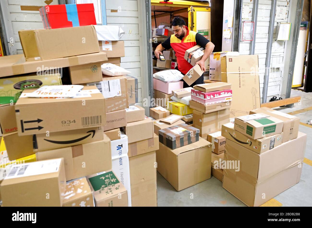 Recorded delivery hi-res stock photography and images - Alamy