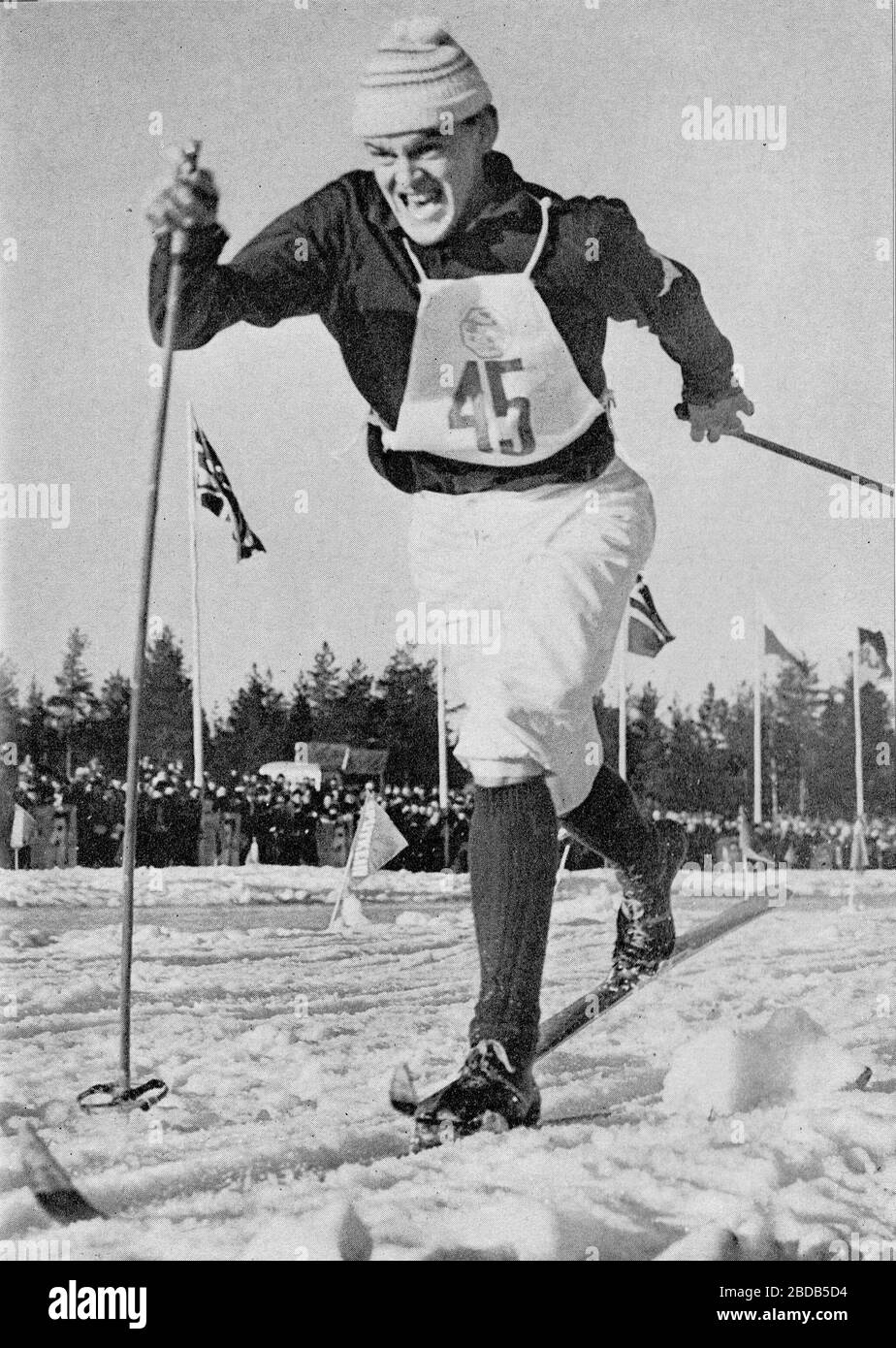 Photographer bib hi-res stock photography and images - Alamy