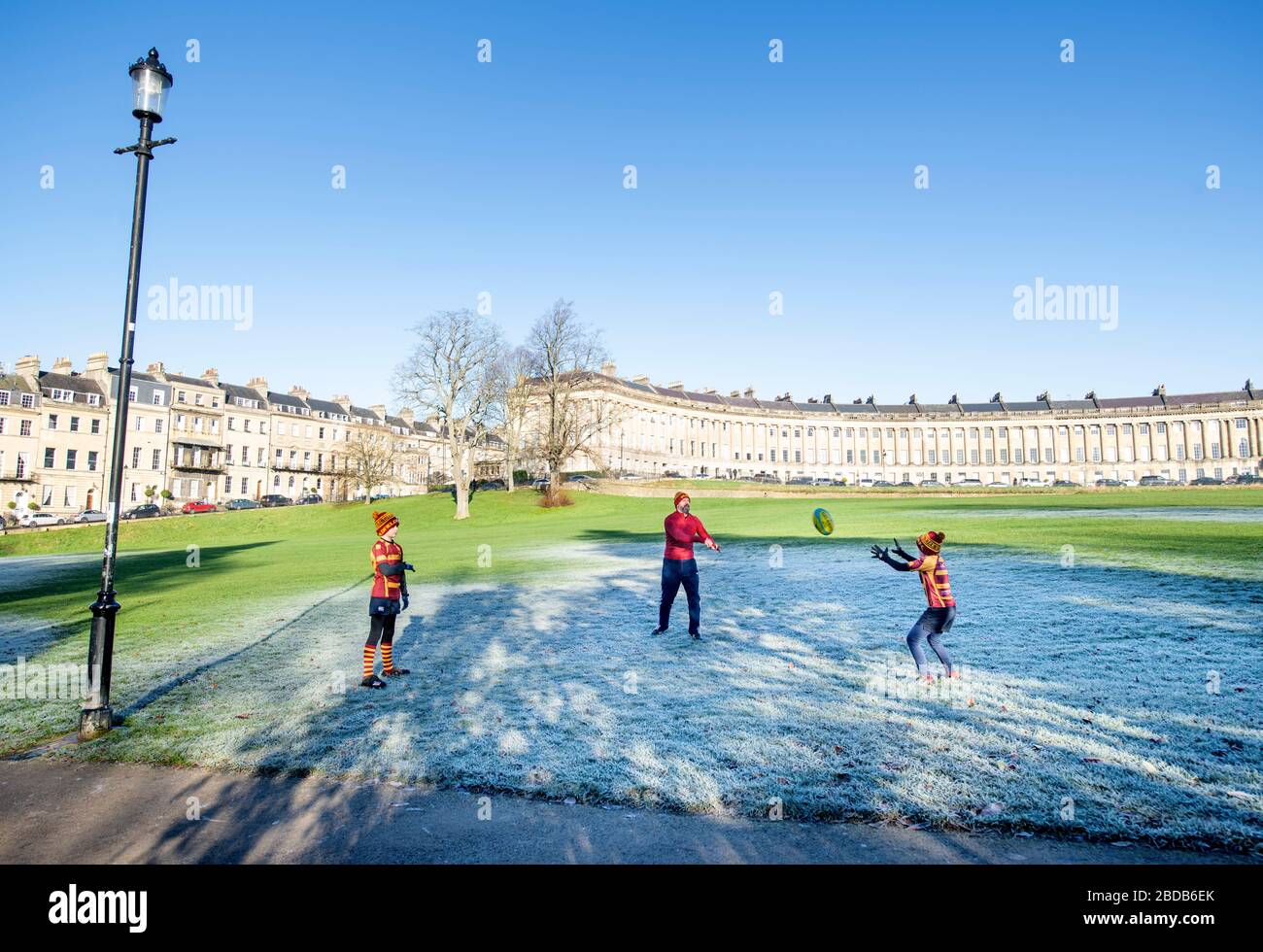 England rugby passing ball hi-res stock photography and images - Alamy
