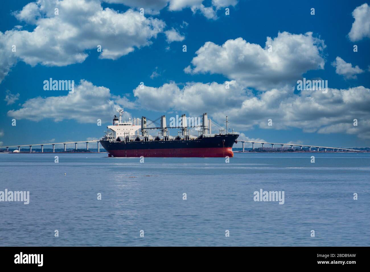 Empty ocean container vessel hi-res stock photography and images - Alamy