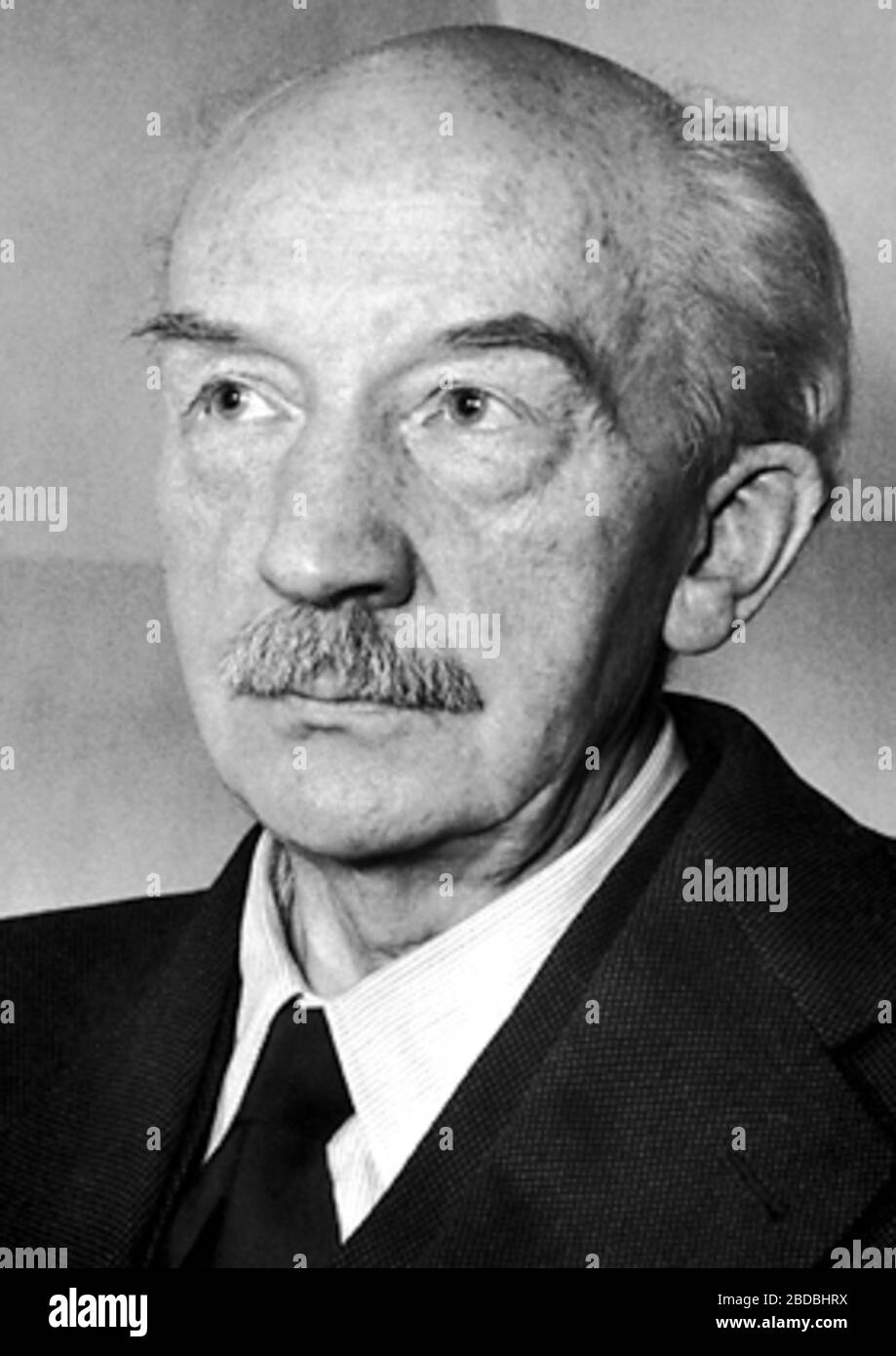 1954 nobel hi-res stock photography and images - Alamy