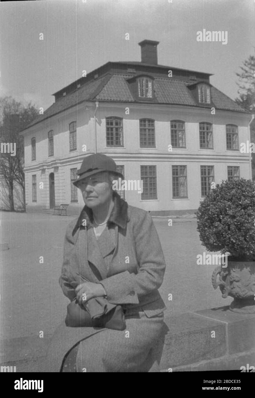 Beatrice grant Black and White Stock Photos & Images - Alamy