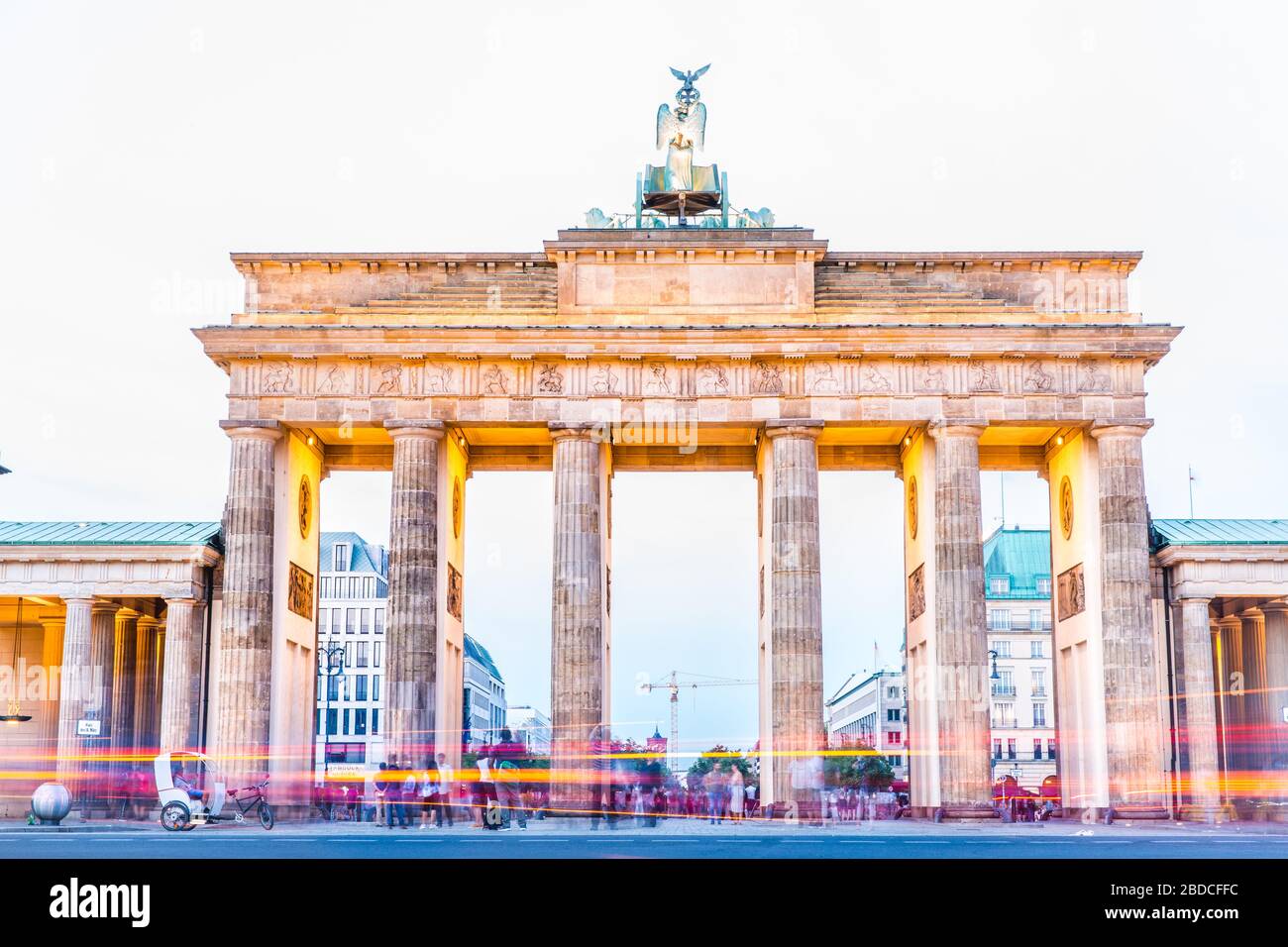 Berlin gate hi-res stock photography and images - Alamy
