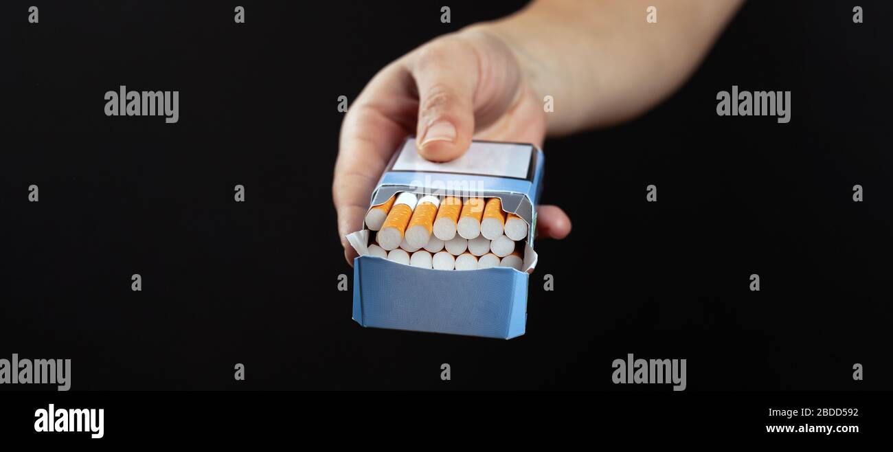 Cigarette ad tobacco ad hi-res stock photography and images - Alamy