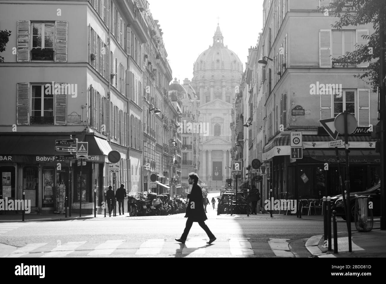 Autumn scene white house Black and White Stock Photos & Images - Alamy