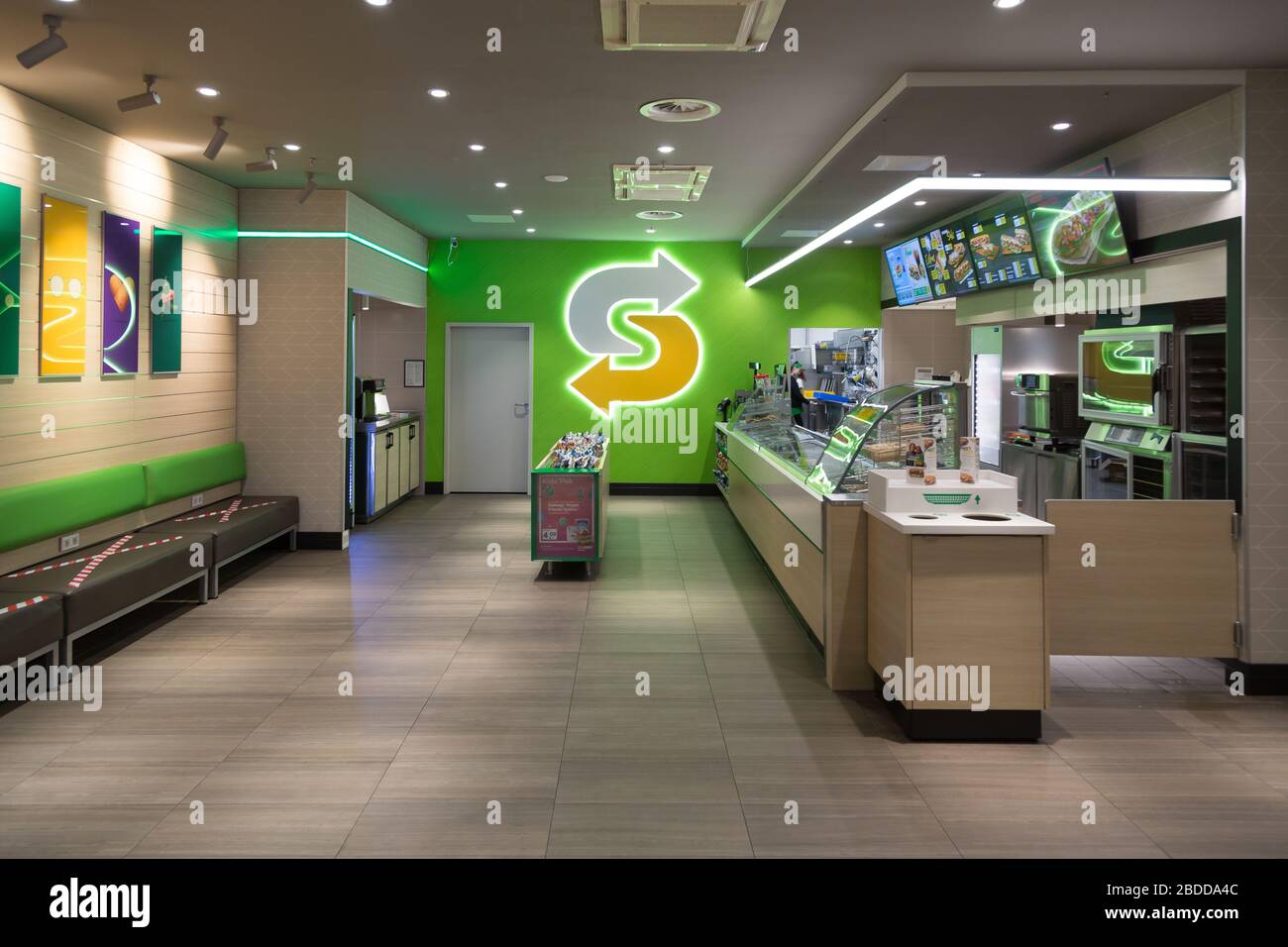 Subway restaurant interior hi-res stock photography and images - Alamy
